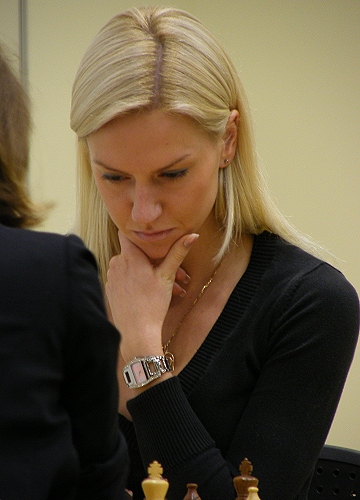 Elisabeth Pähtz gewinnt ND-Frauen-Gala | ChessBase