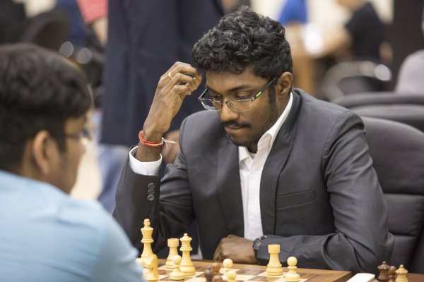 Sharjah: Nachwuchsstar Nihal Sarin schlägt Matthias Blübaum | ChessBase