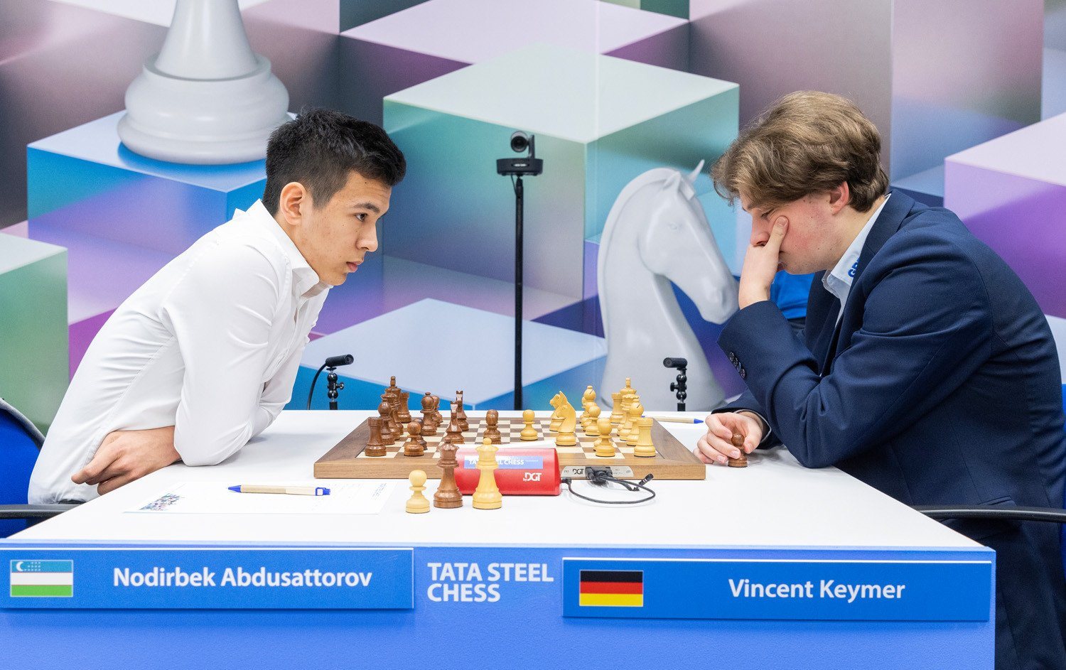 Tata Steel Chess: Giri schlägt Ding, Keymer im Pech | ChessBase