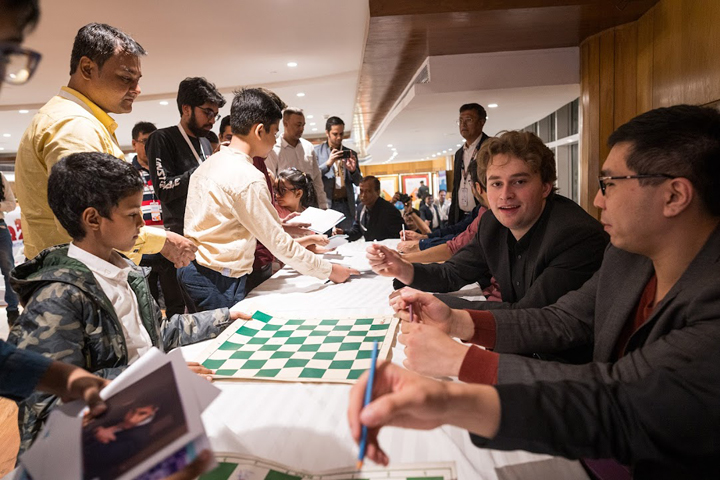 Tata Steel chess India: Carlsen auch nach erstem Blitzdurchgang vorne ...