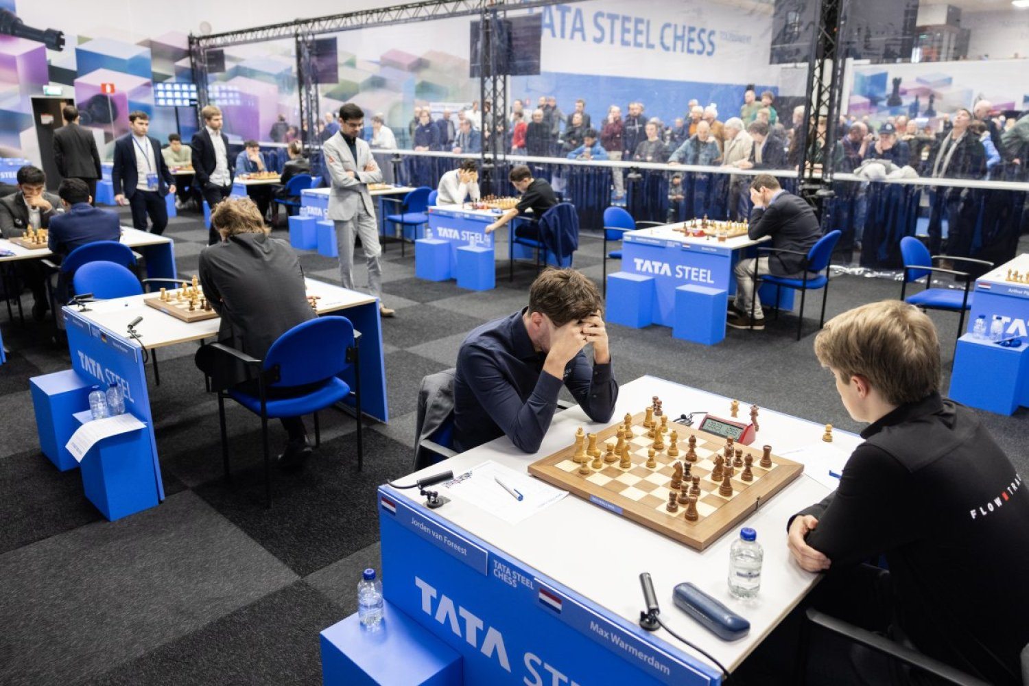 Tata Steel Chess: Der Weltmeister alleine in Führung | ChessBase