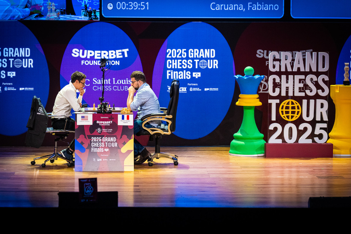 Finale der Grand Chess Tour, Partie 1: MVL rettet ein Remis | ChessBase