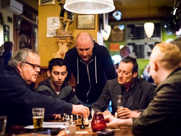 Eric Lobron: Comeback im Café Batavia | ChessBase